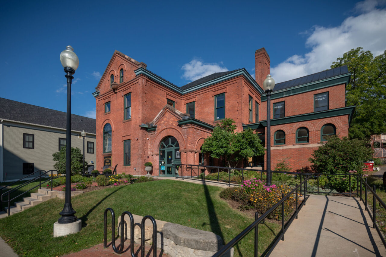 Saint Albans Free Library | Public library located in Saint Albans Vermont.